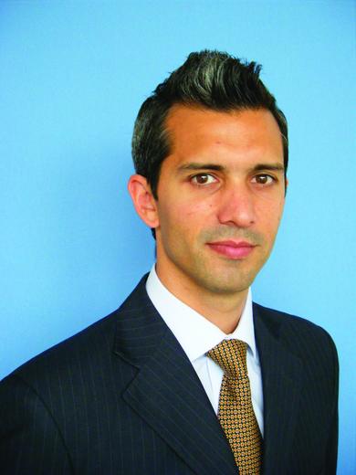 AXA looks to Swiss market